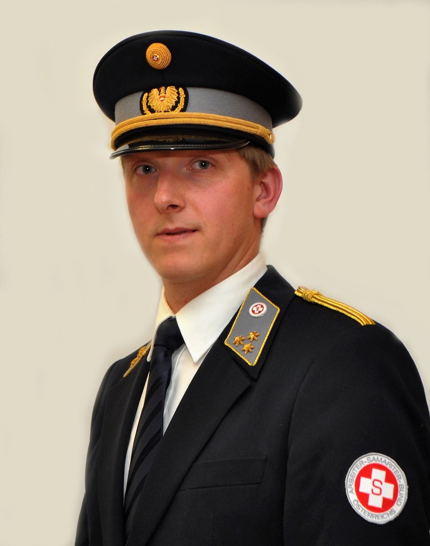 ASBÖ-Obmann Manfred Hößl absolvierte Notfallsanitäter - Marktgemeinde ...